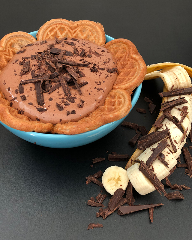 Opskrift: Chocolate Banana Swirl waffle med softice topping